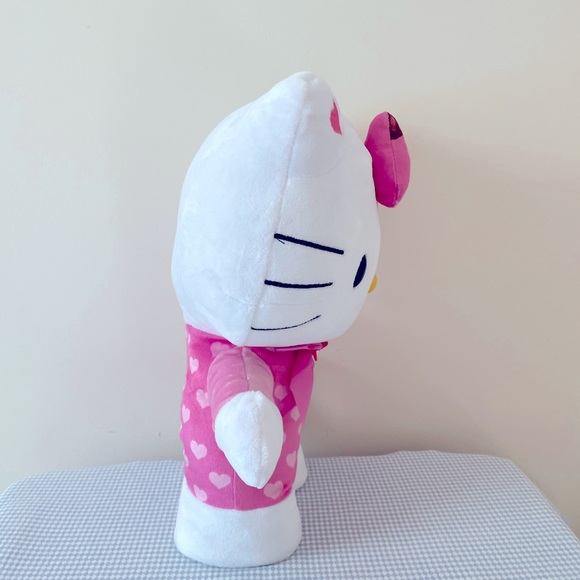 Hello Kitty | Other | Hello Kitty 224 Valentine 2 Animated Plush ...